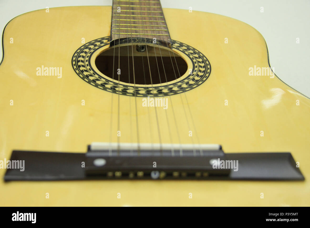 Instrumento viola caipira Stock Photo - Alamy