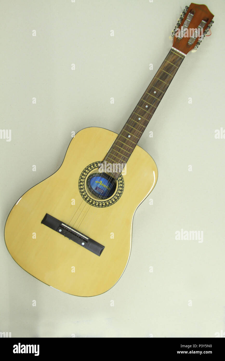 Instrumento viola hi-res stock photography and images - Alamy