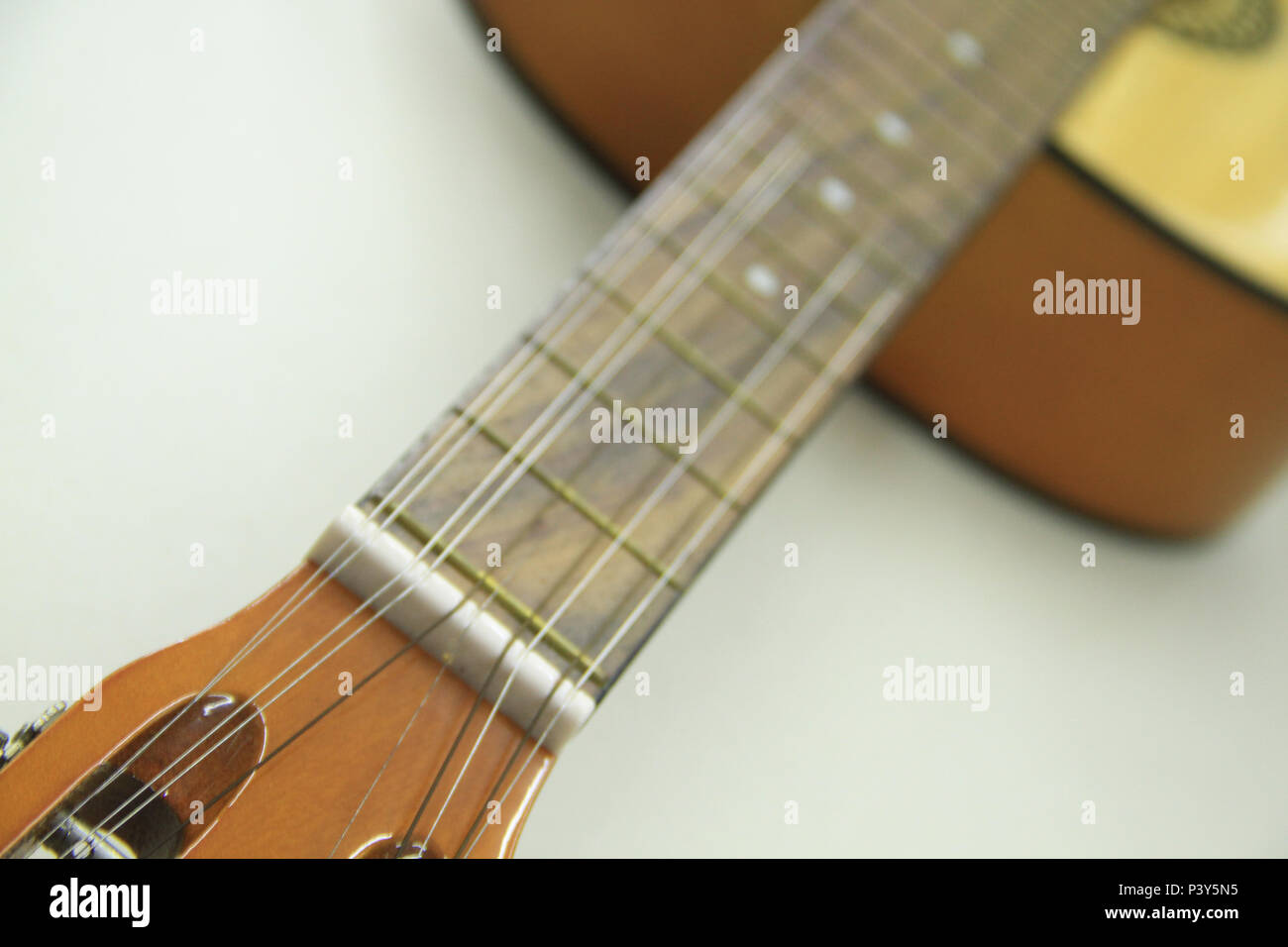 Instrumento viola caipira Stock Photo - Alamy