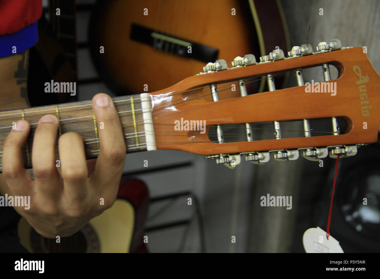 Instrumento viola hi-res stock photography and images - Alamy