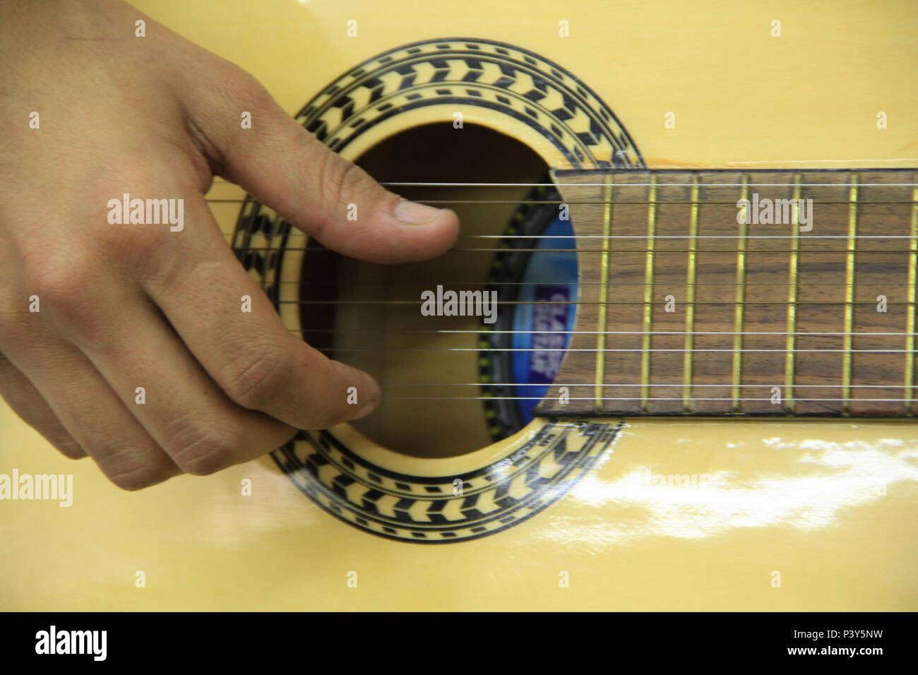 Instrumento viola hi-res stock photography and images - Alamy