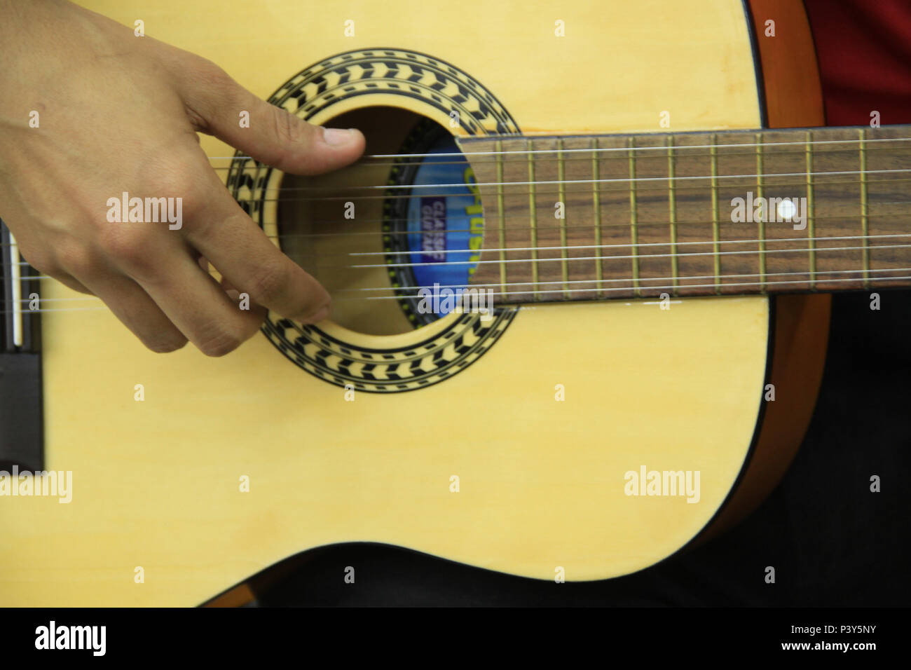 Instrumento viola caipira Stock Photo - Alamy