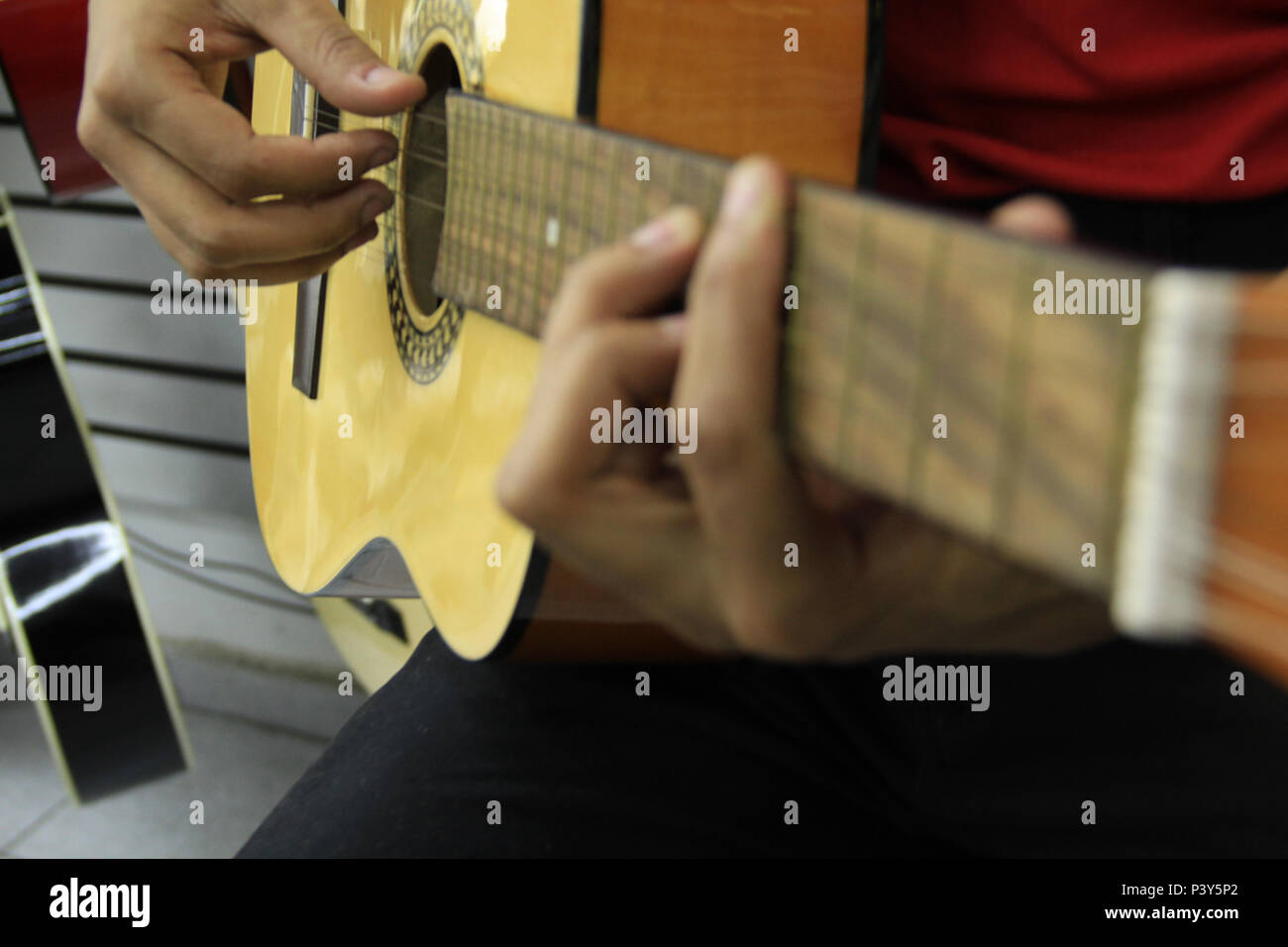 Instrumento viola hi-res stock photography and images - Alamy