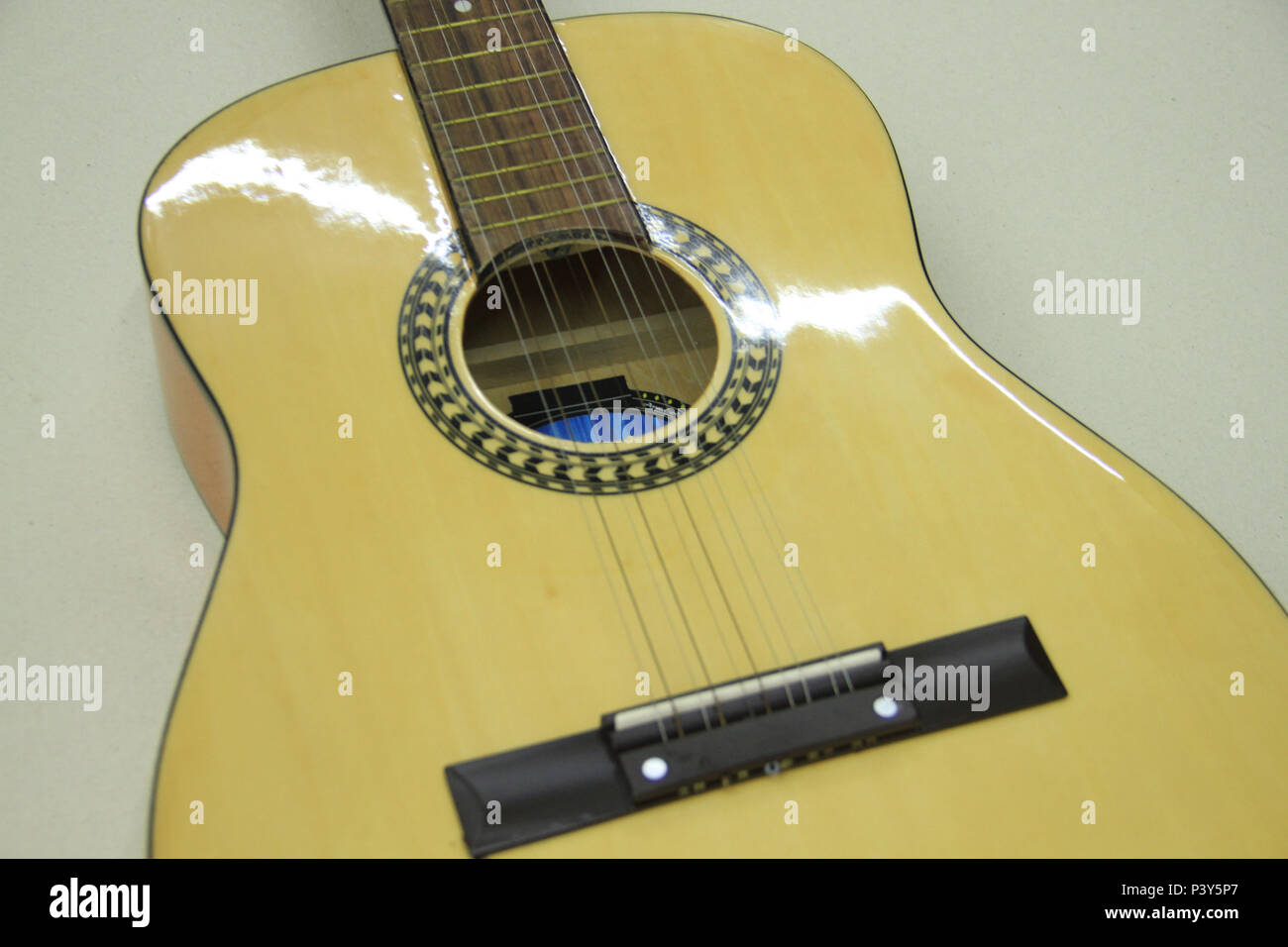 Instrumento viola caipira Stock Photo - Alamy