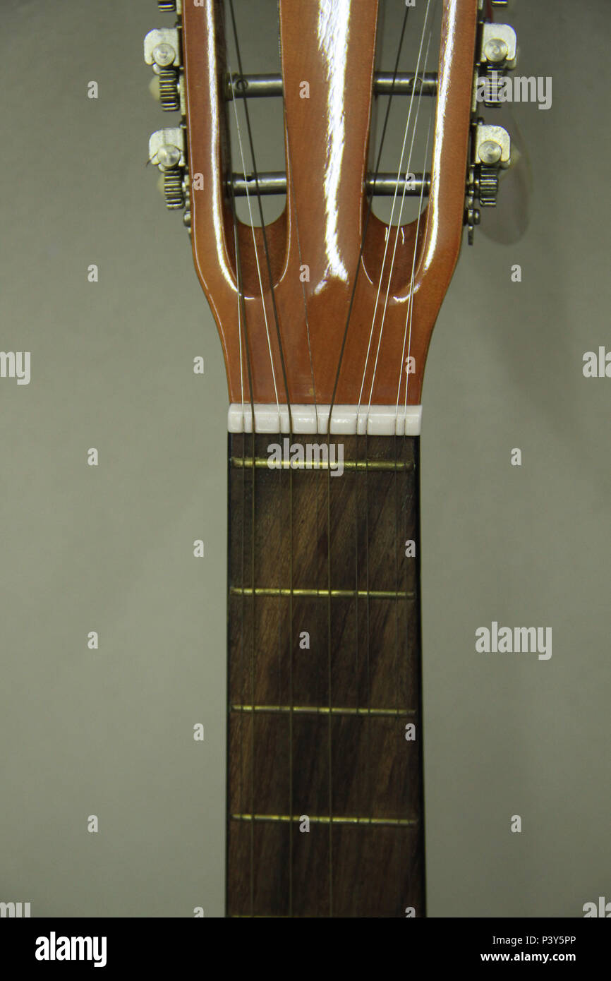 Instrumento viola caipira Stock Photo - Alamy