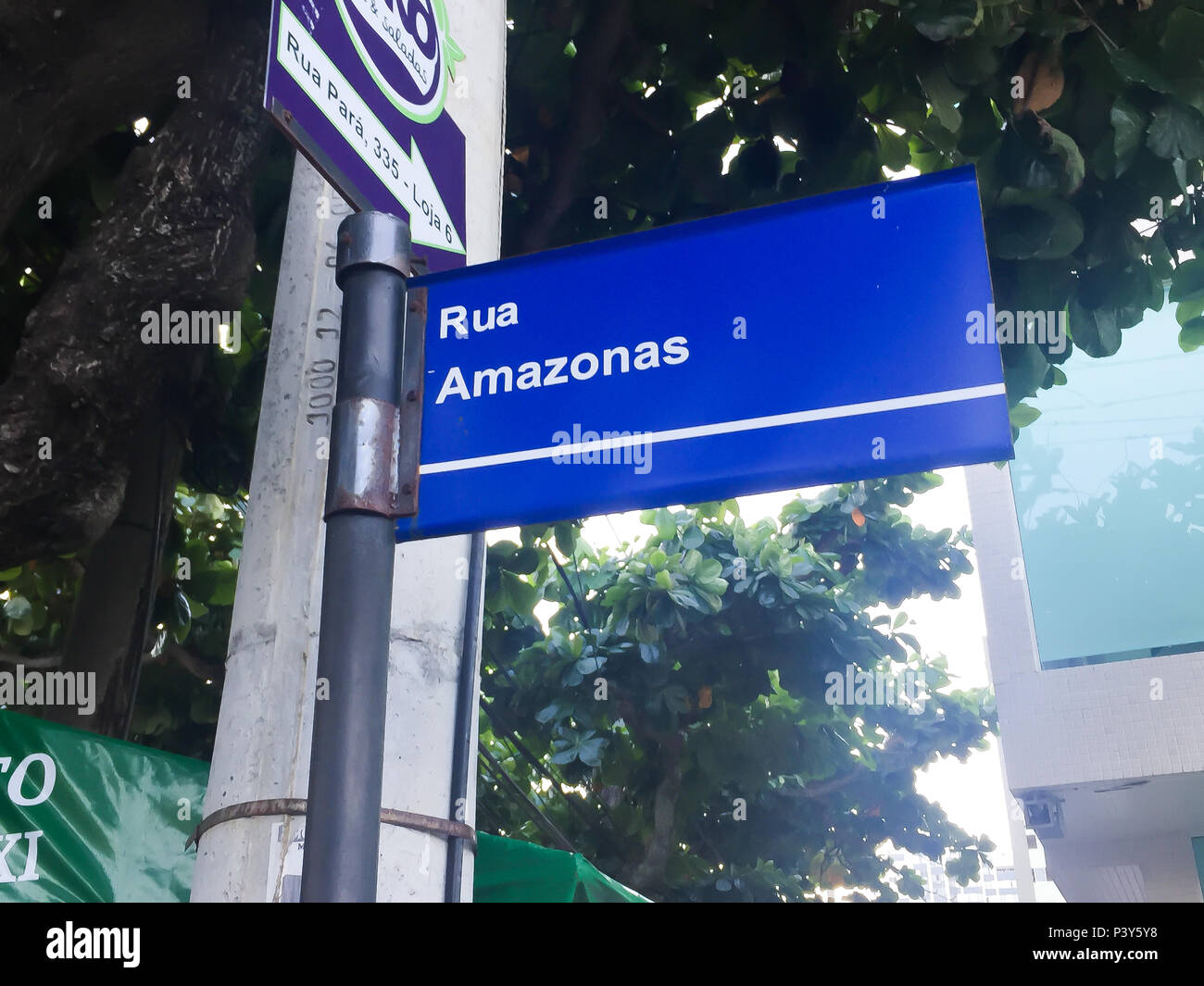 Placas com nome de rua em Salvador Stock Photo - Alamy