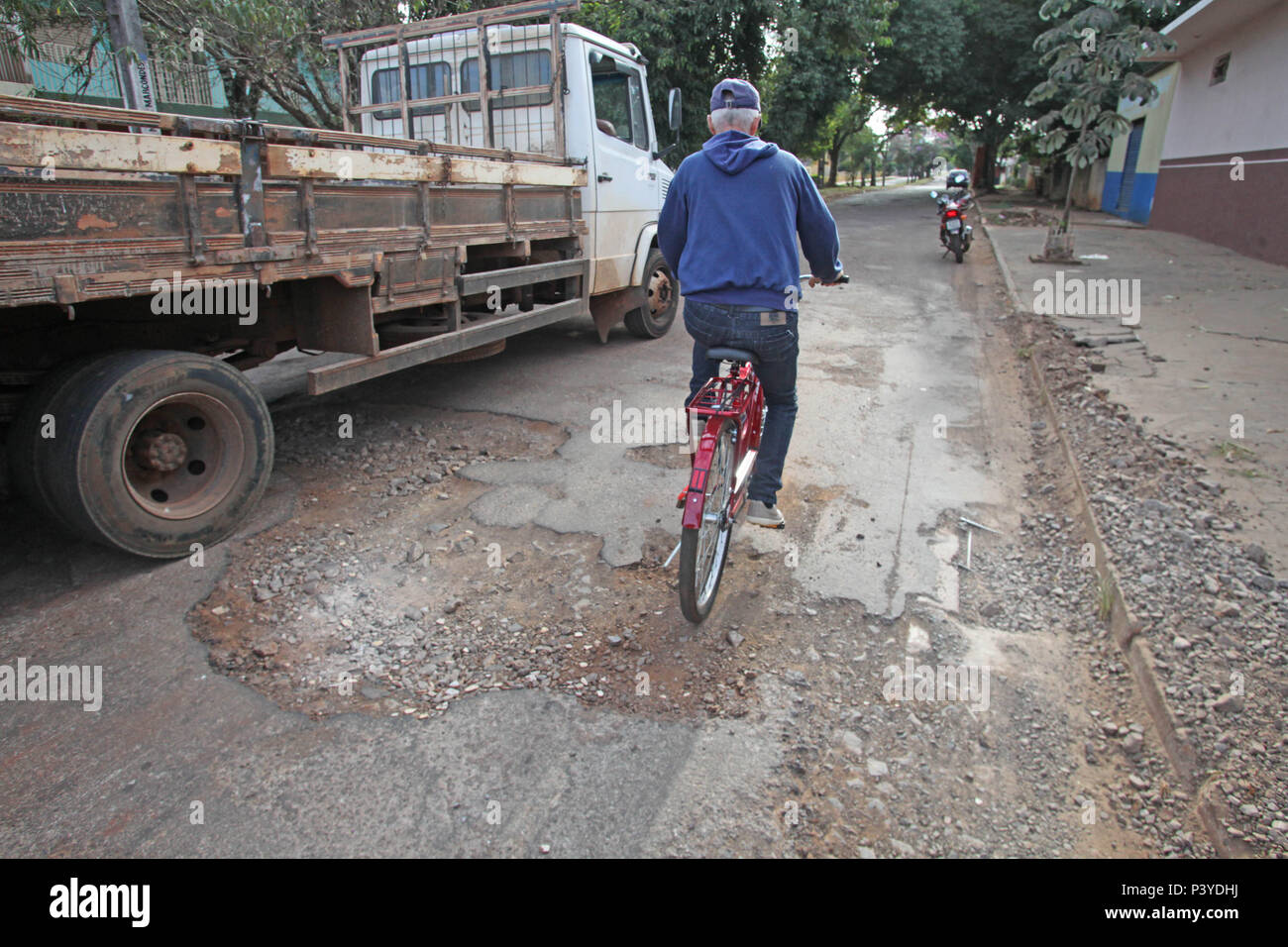 Avenida Guilherme de Paula Xavier, na área central de Campo Mourão, no ...