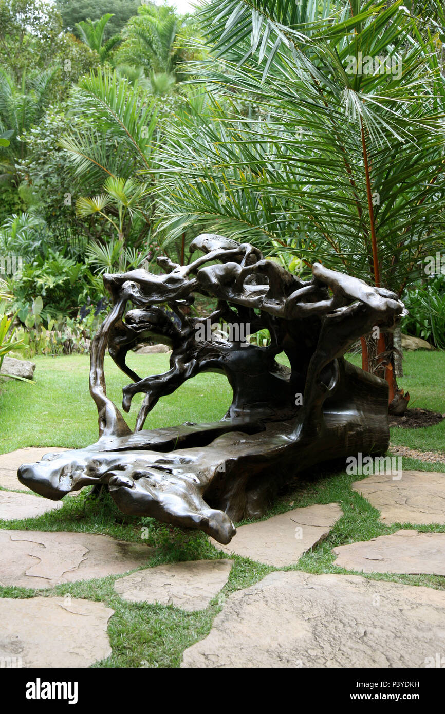 O Instituto Inhotim é a sede de um dos mais importantes acervos de arte ...