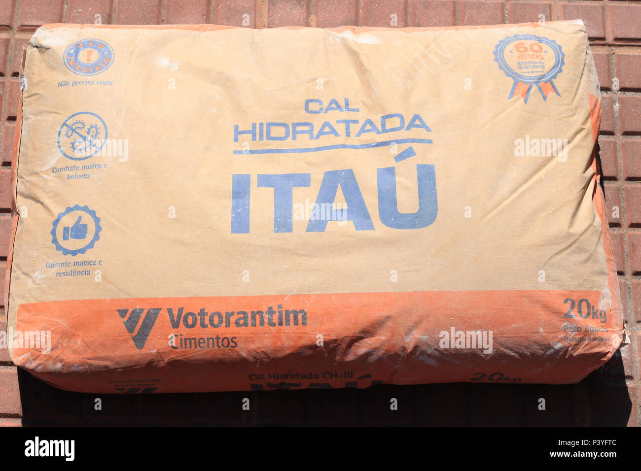 Pacote de 20kg de cal hidratada Stock Photo - Alamy