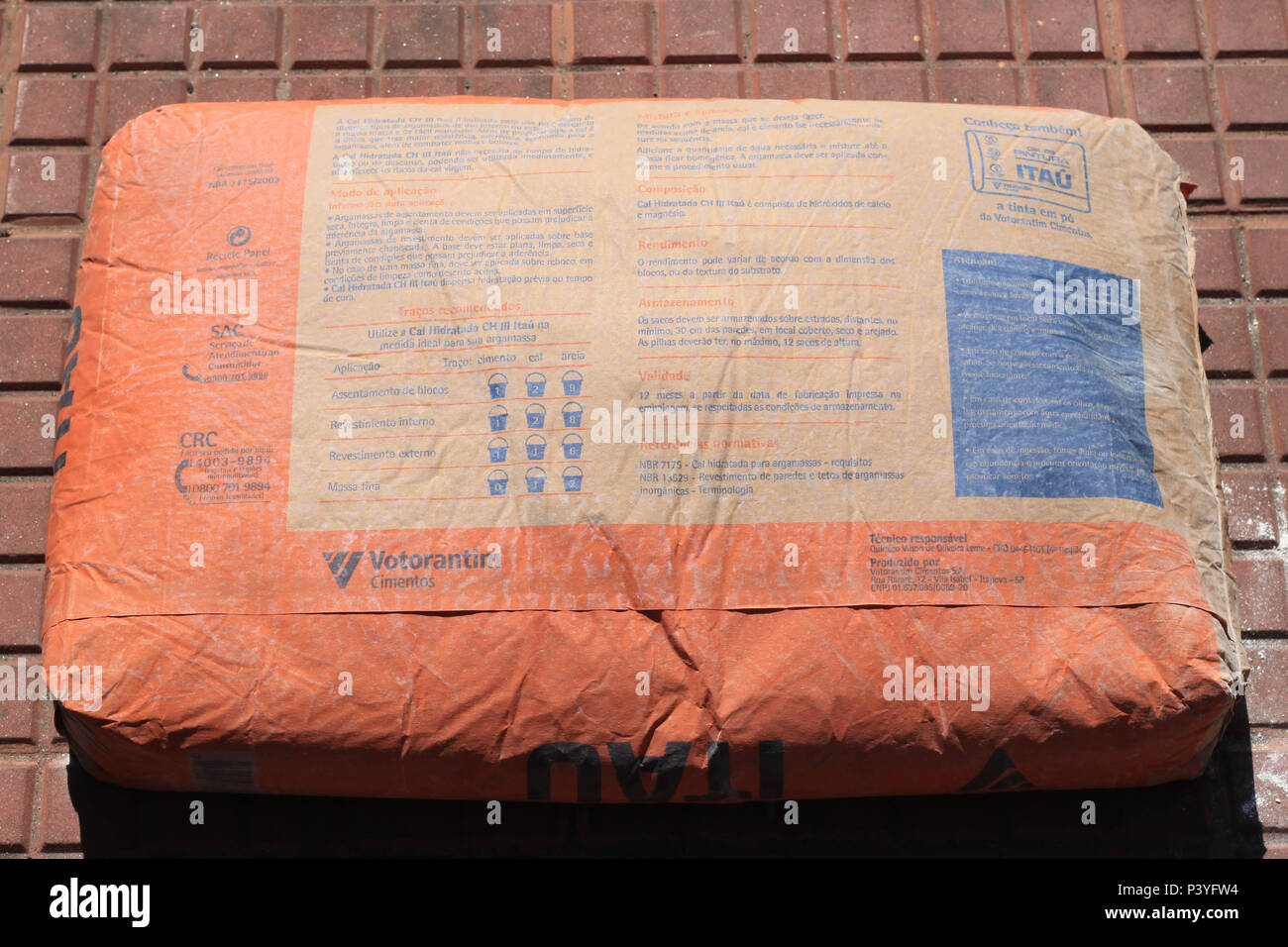 Pacote de 20kg de cal hidratada Stock Photo - Alamy