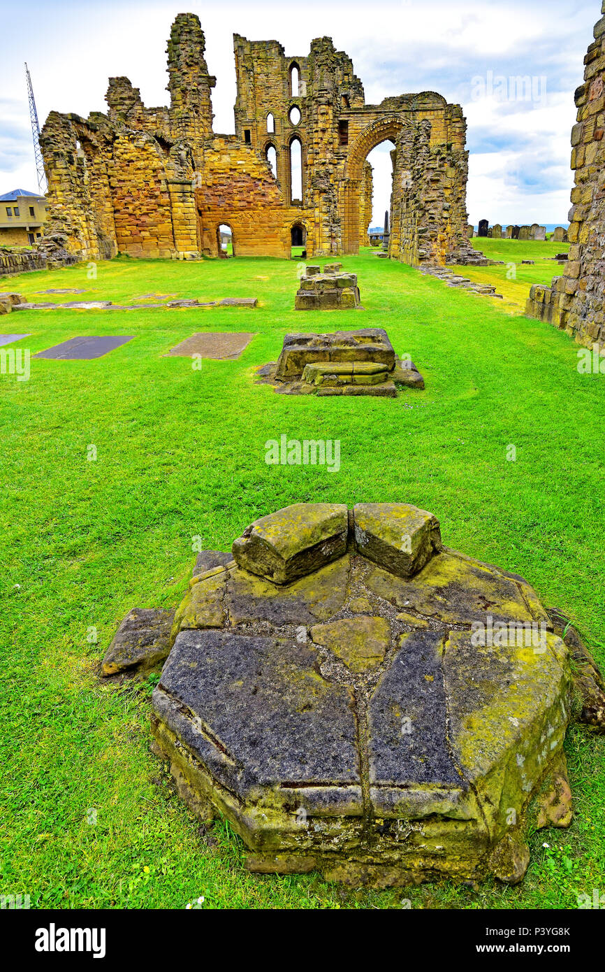 Tynemouth Priory ruins and area Stock Photo - Alamy