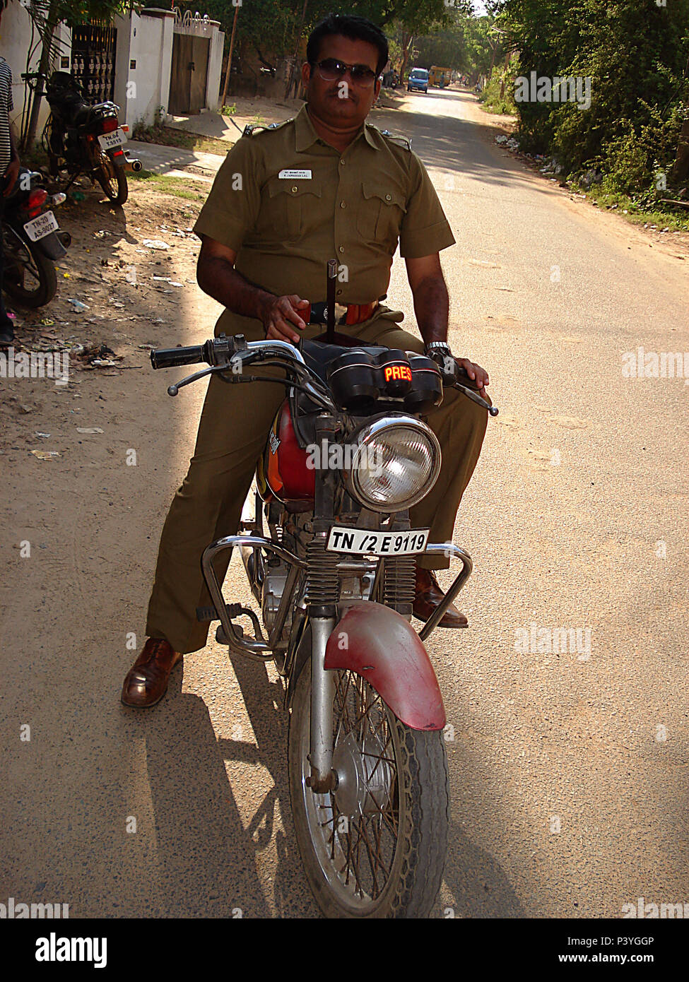 Indian police officer Stock Photo - Alamy