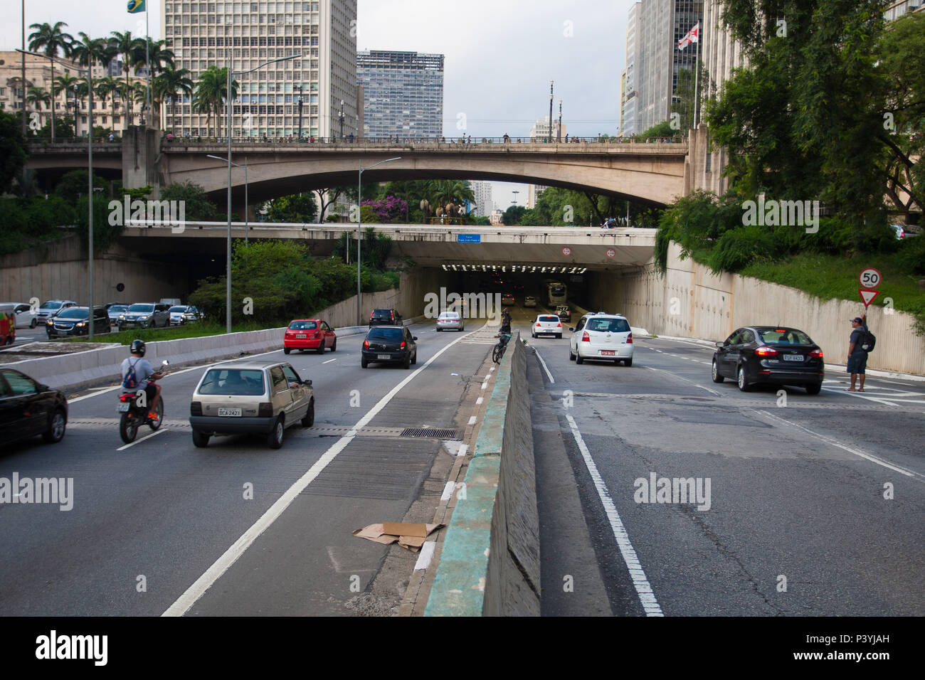 Viaduto do Chá no Centro de São Paulo Stock Photo - Alamy