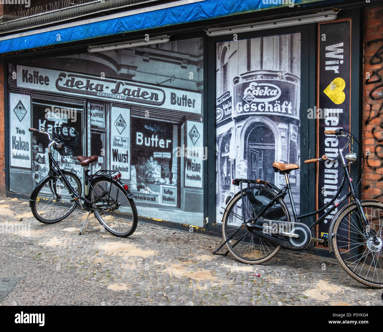 Edeka supermarket hi-res stock photography and images - Alamy