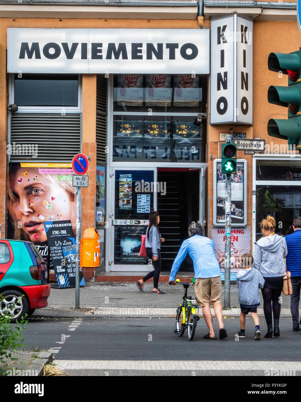 Moviemento kino hi-res stock photography and images - Alamy