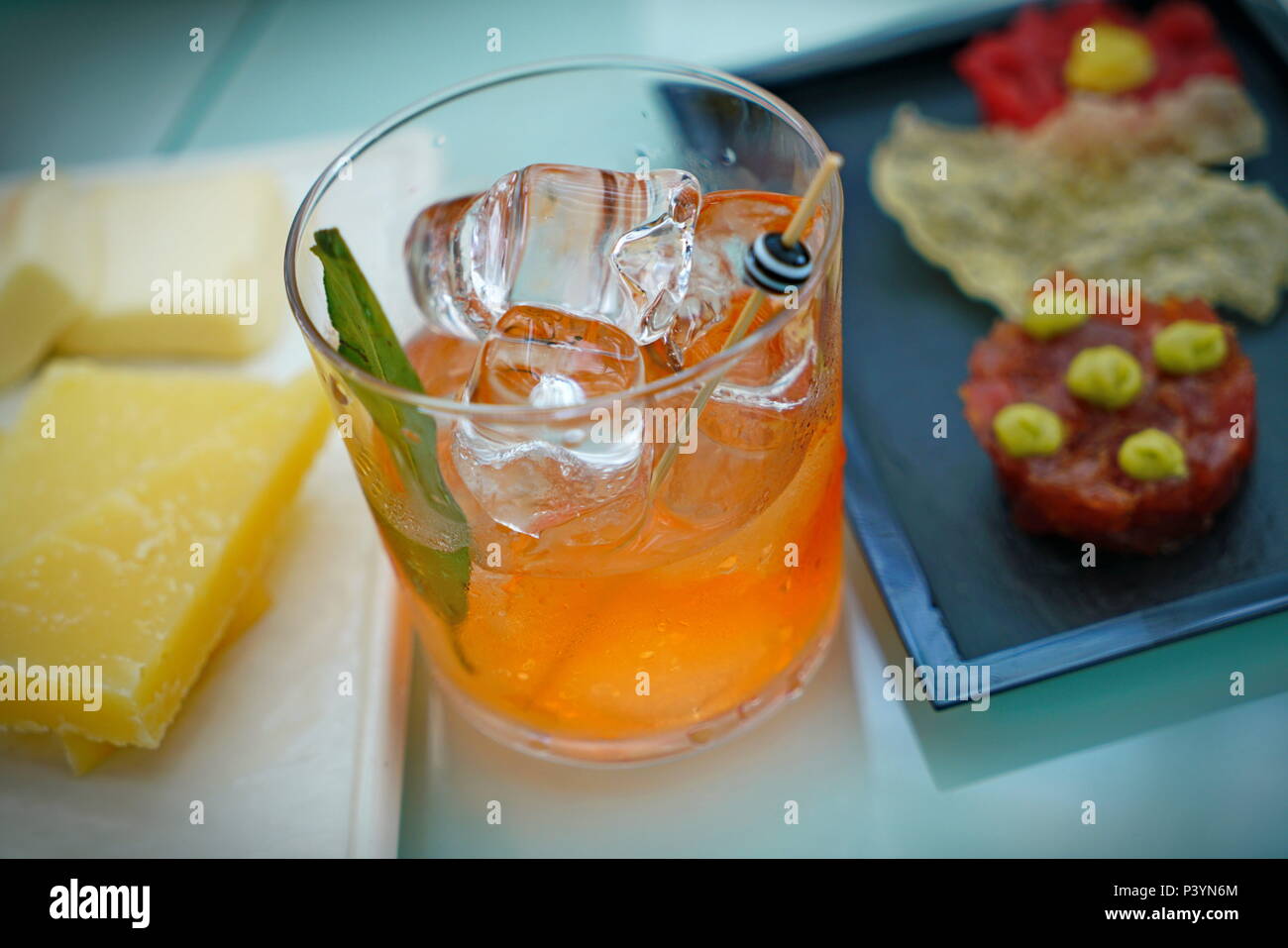 Spritz cocktail lemon slice hi-res stock photography and images - Alamy