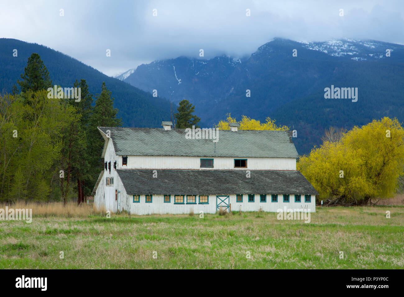 Barn, Lee Metcalf National Wildlife Refuge, Montana Stock Photo - Alamy