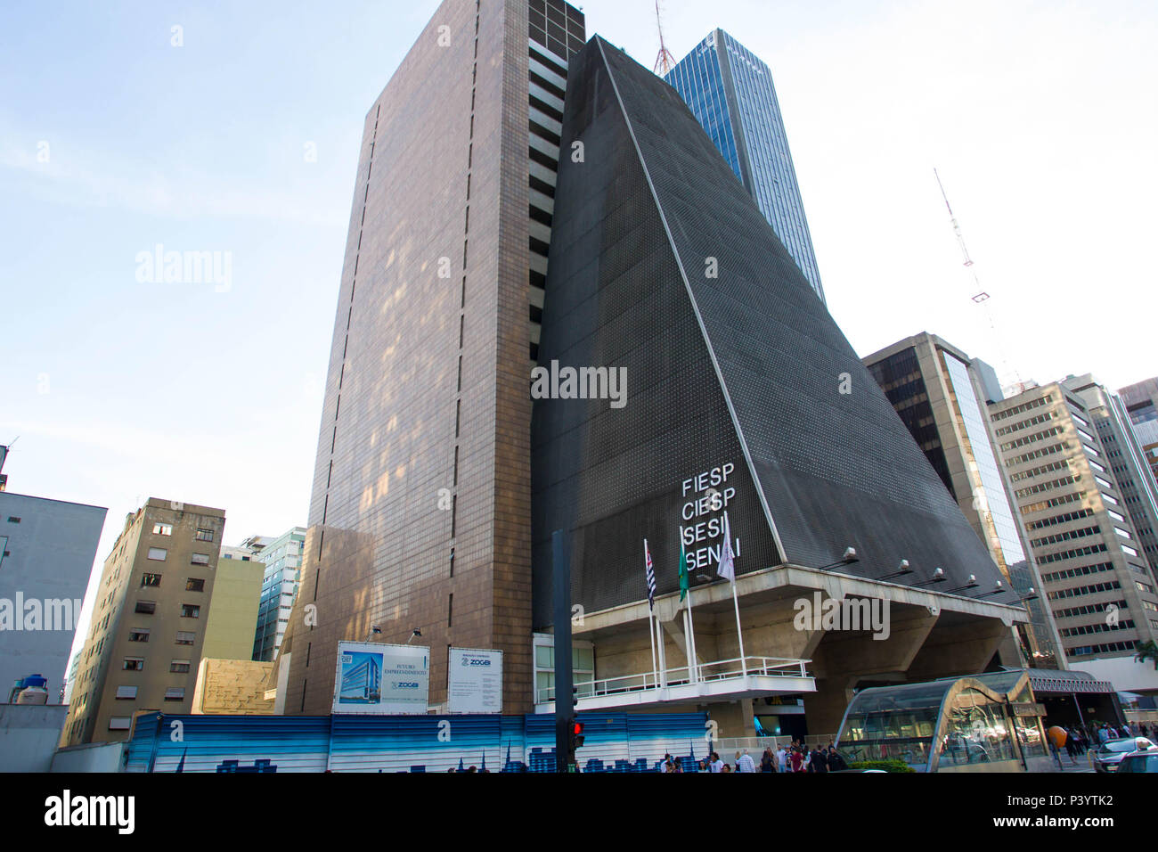 O prédio da FIESP, situado na Avenida Paulista 1313 foi naugurado em ...