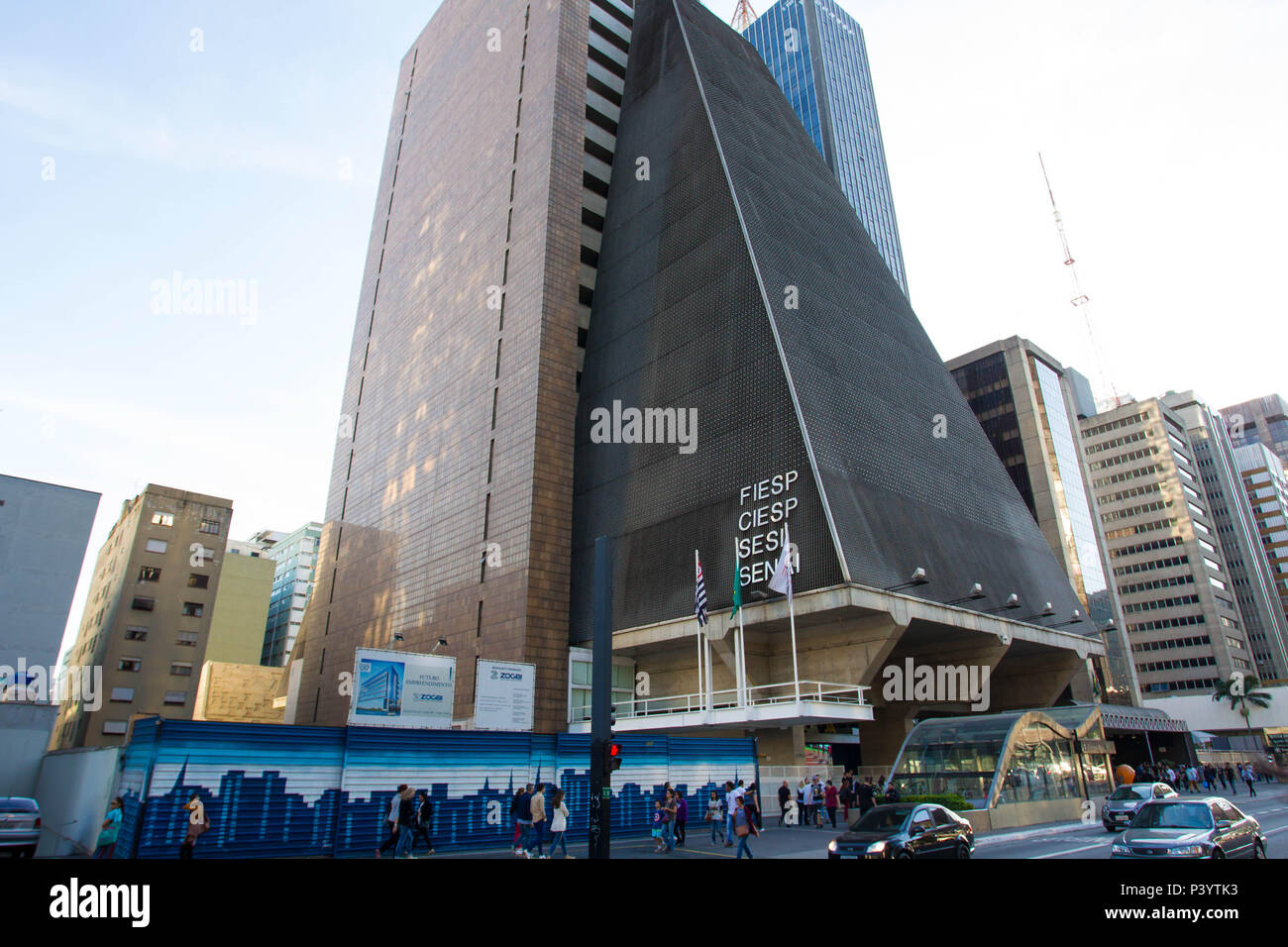 O prédio da FIESP, situado na Avenida Paulista 1313 foi naugurado em ...