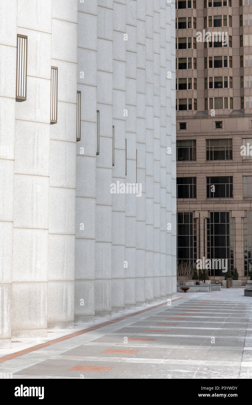 Modern walkway and perspective hi-res stock photography and images - Alamy