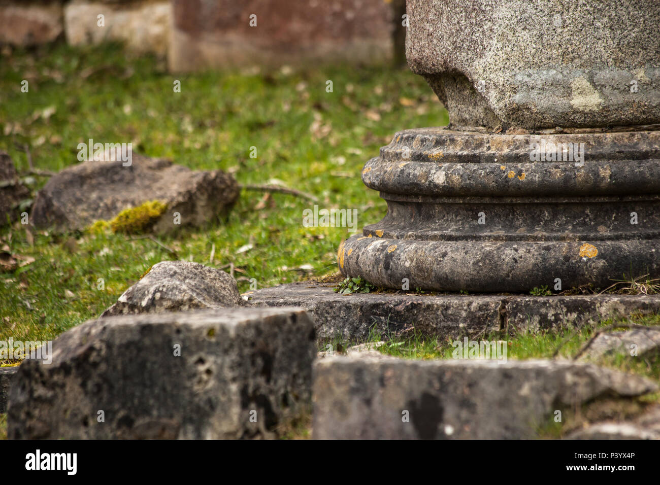 Romantic ruins hi-res stock photography and images - Alamy