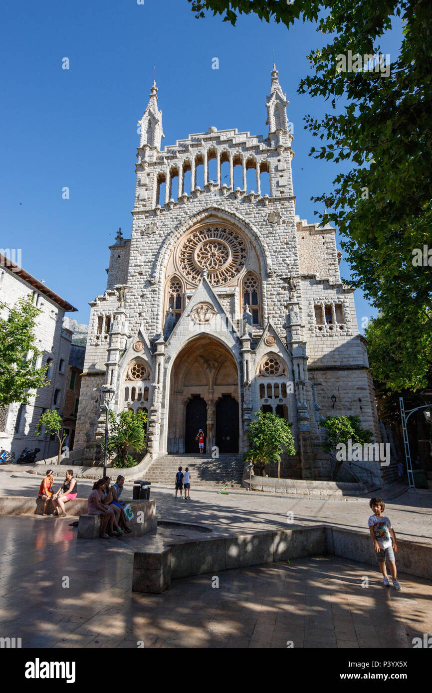 Soller church of Sant Bartomeu, renewed facade, Plaza de la ...