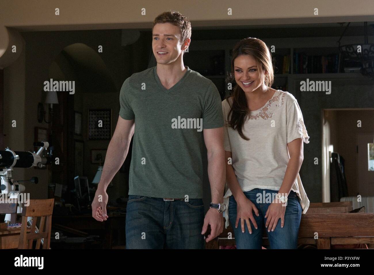 Mila kunis and justin timberlake hi-res stock photography and images ...