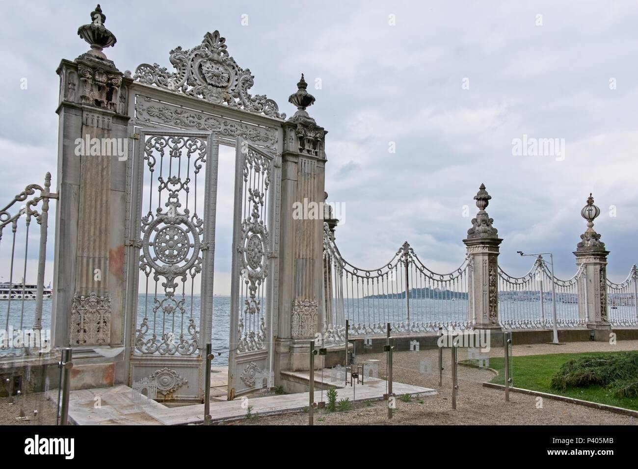 Ottoman gates hi-res stock photography and images - Alamy