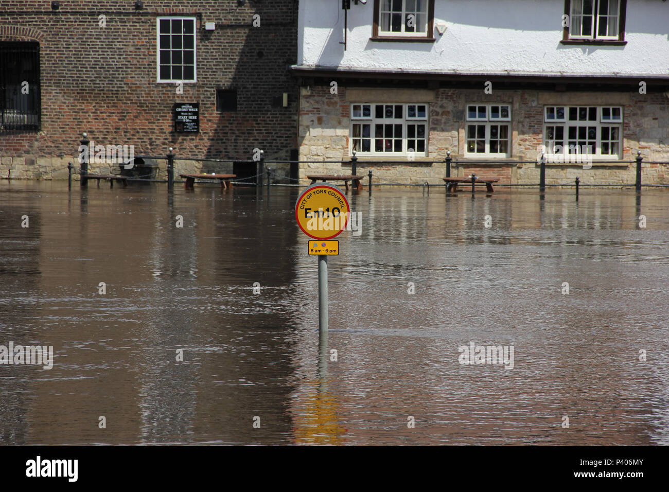 The kings arms pub is flooded in york hi-res stock photography and ...