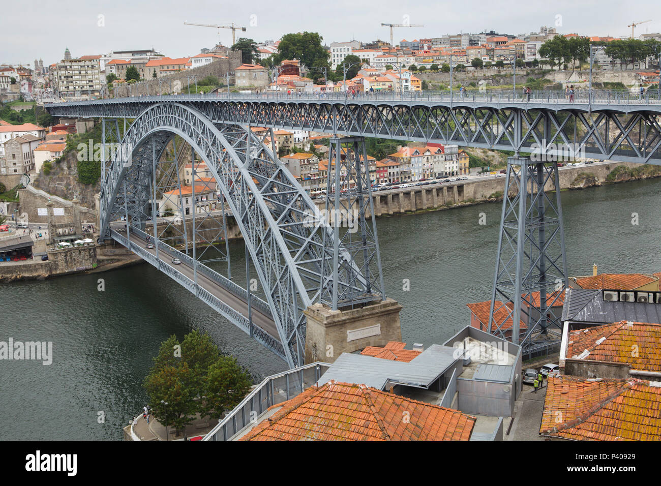 Dom Luís I Bridge (Ponte de Dom Luís) over the River Douro in Porto ...