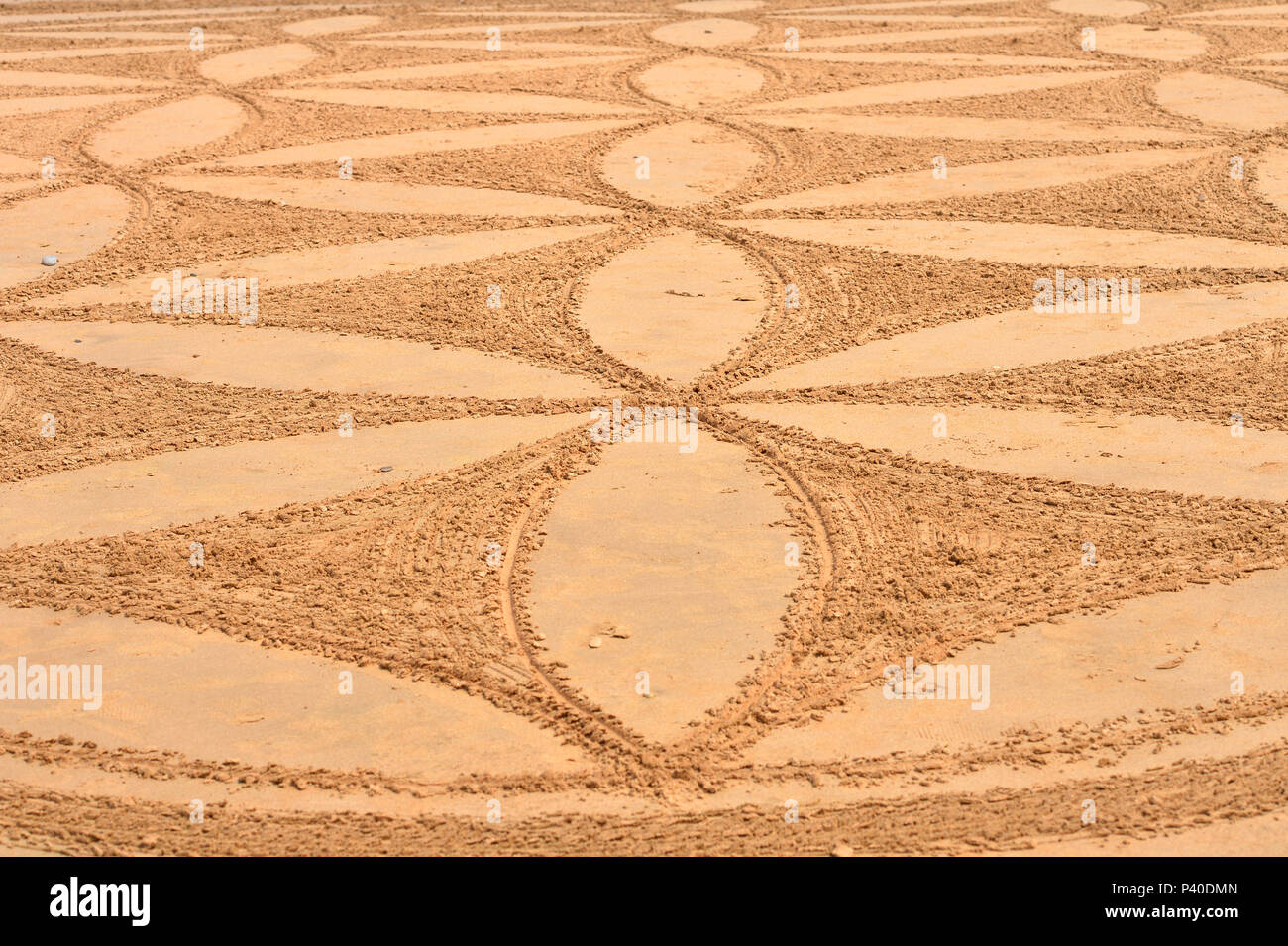 linear pattern on sand Stock Photo - Alamy