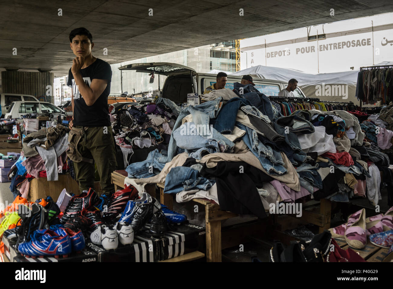 Clothes the middle east hi-res stock photography and images - Alamy