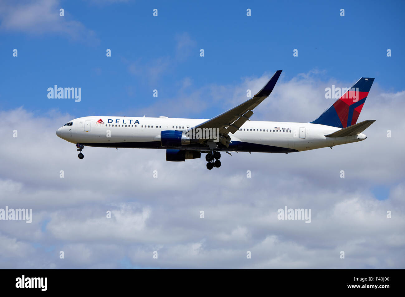 A Delta Air Lines Boeing 767-332 aircraft, registration number N186DN ...