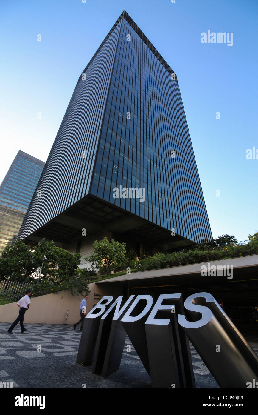 Ao edificio hi-res stock photography and images - Alamy