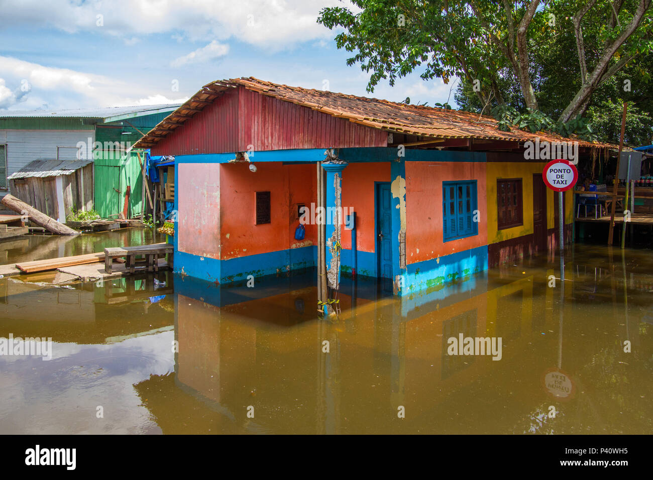 Ruas de manacapuru alagadas hi-res stock photography and images - Alamy