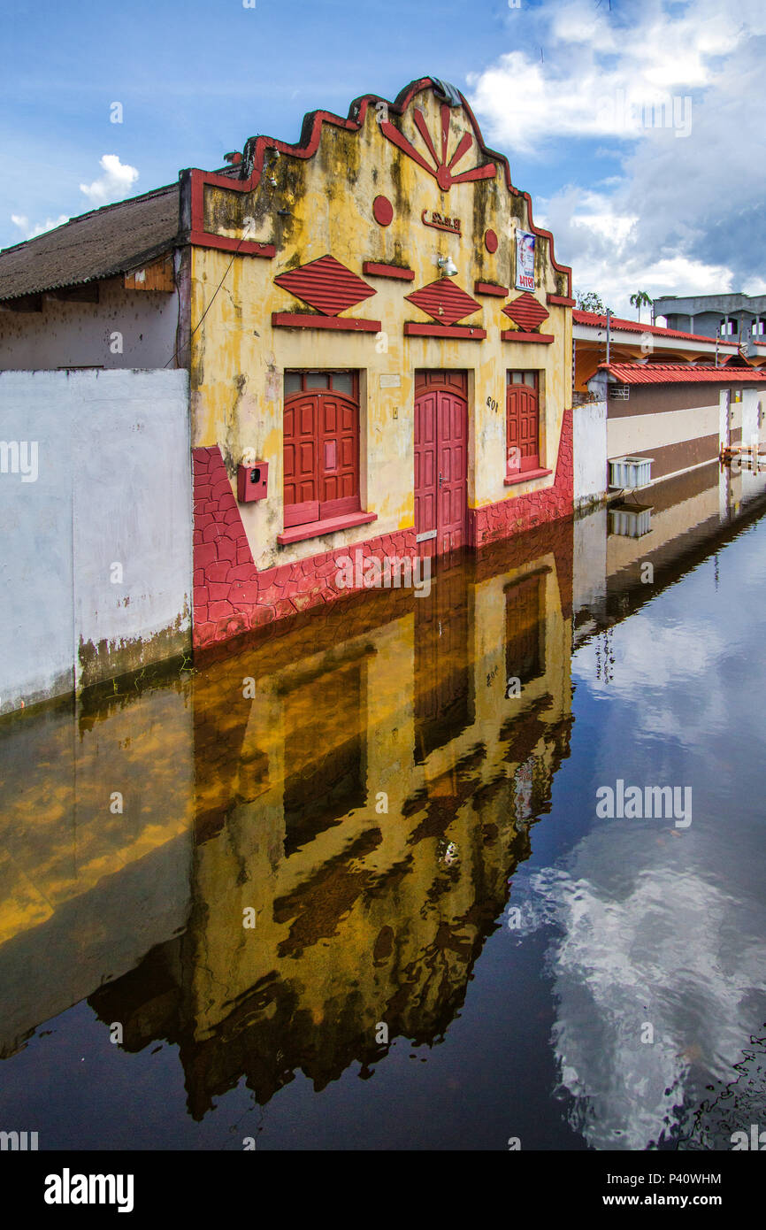 Ruas de manacapuru alagadas hi-res stock photography and images - Alamy