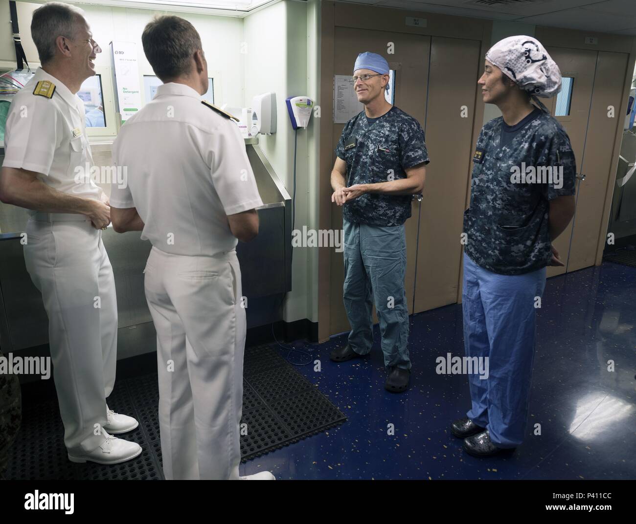 Us navy chief petty officer hi-res stock photography and images - Alamy