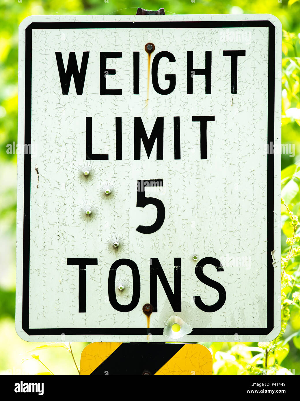 Weight limit hi-res stock photography and images - Alamy