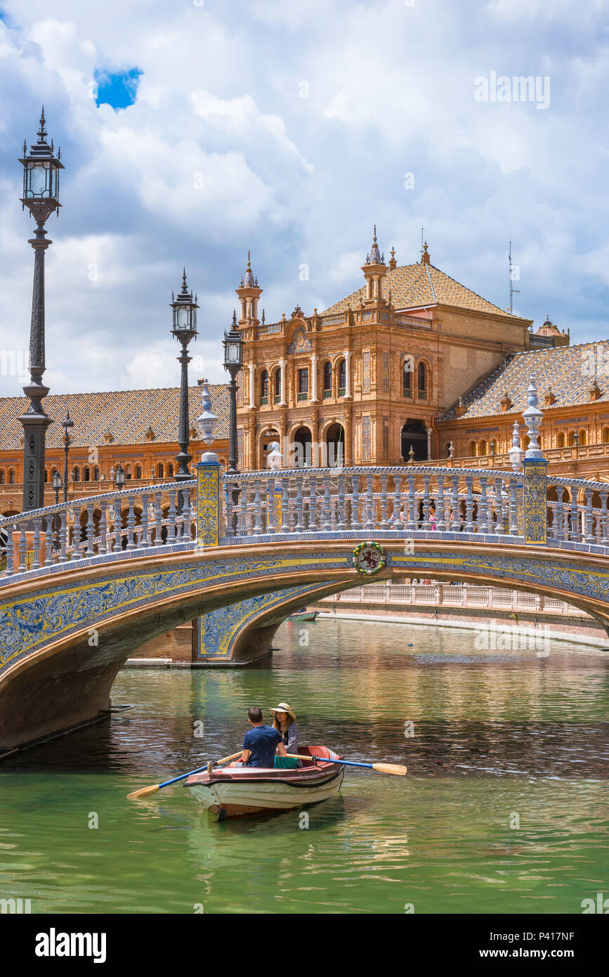 Seville spain rowing boat plaza hi-res stock photography and images - Alamy