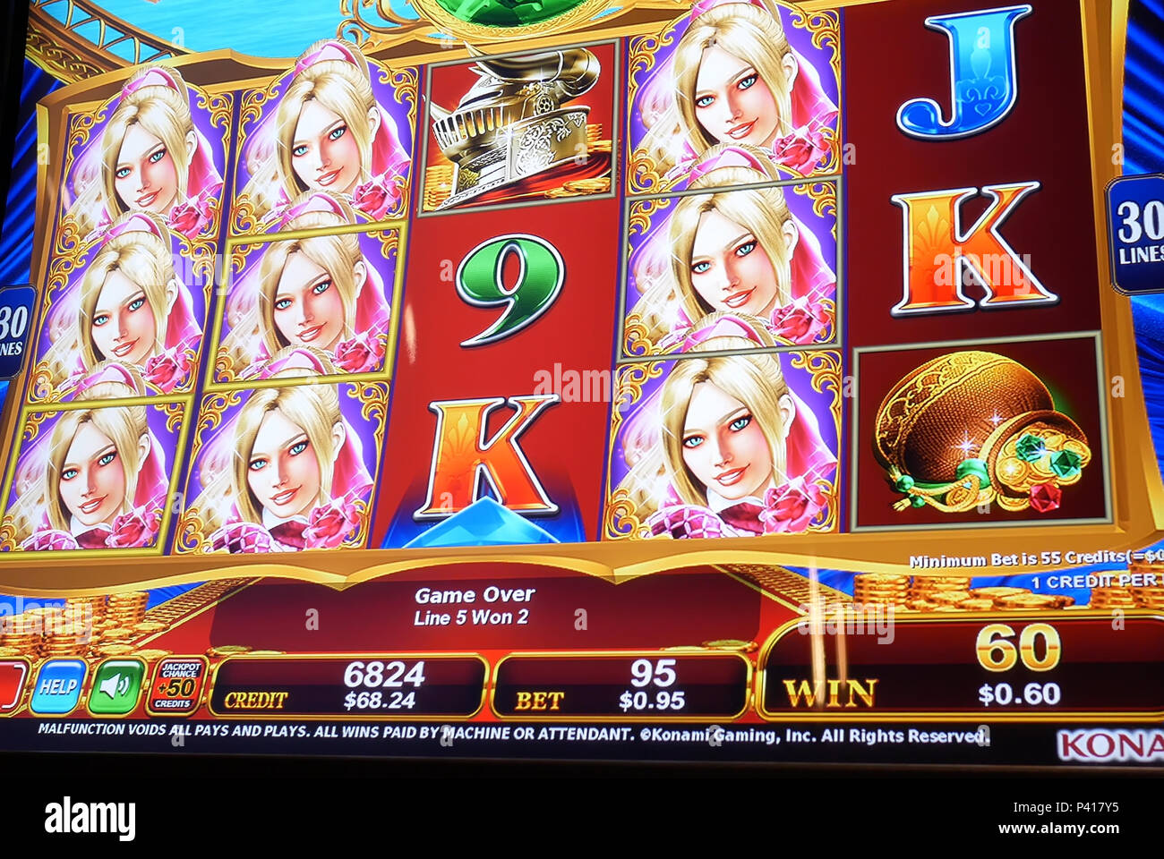 Focus on screen hi-res stock photography and images - Alamy