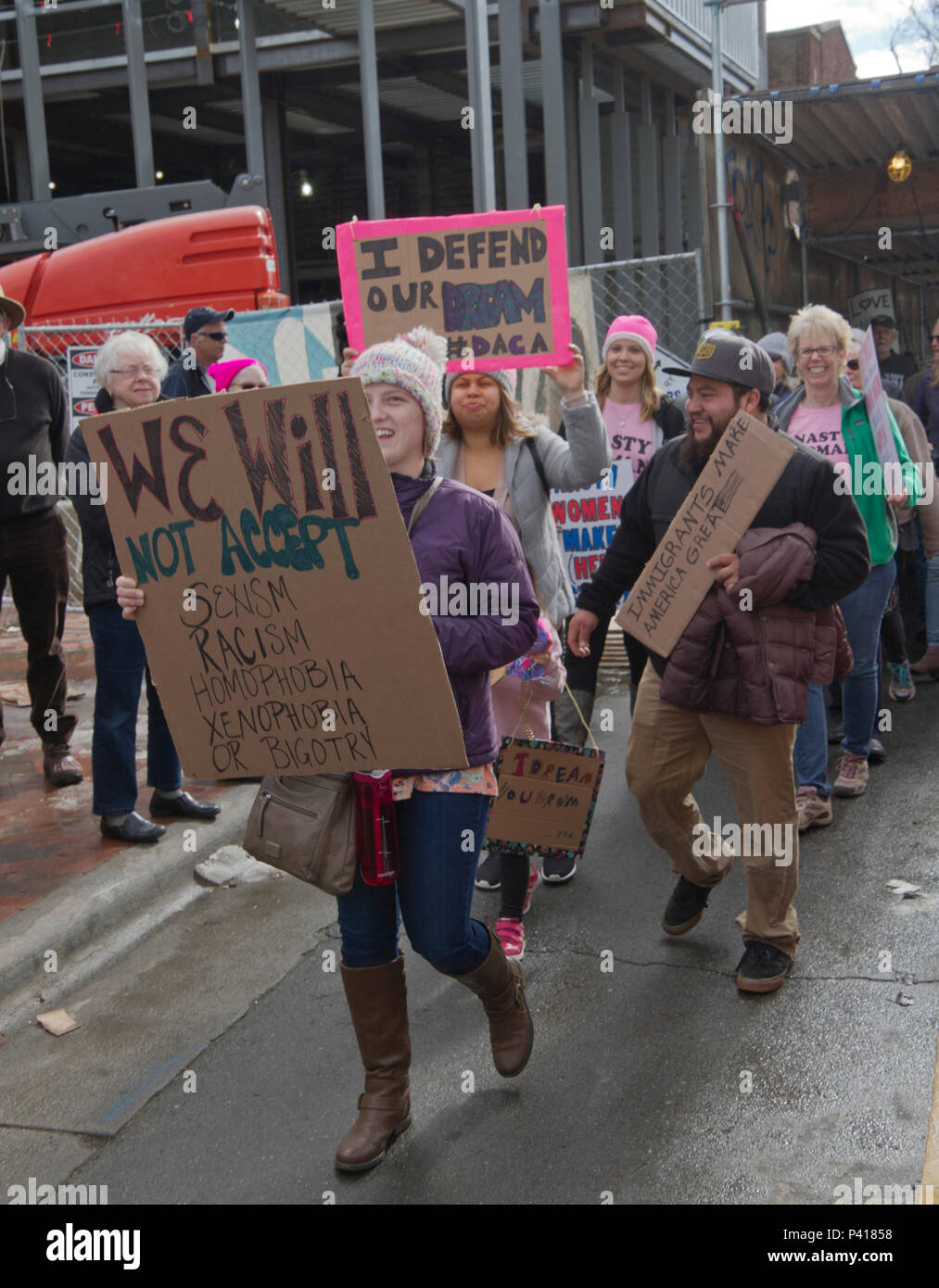 Carry signs hi-res stock photography and images - Alamy