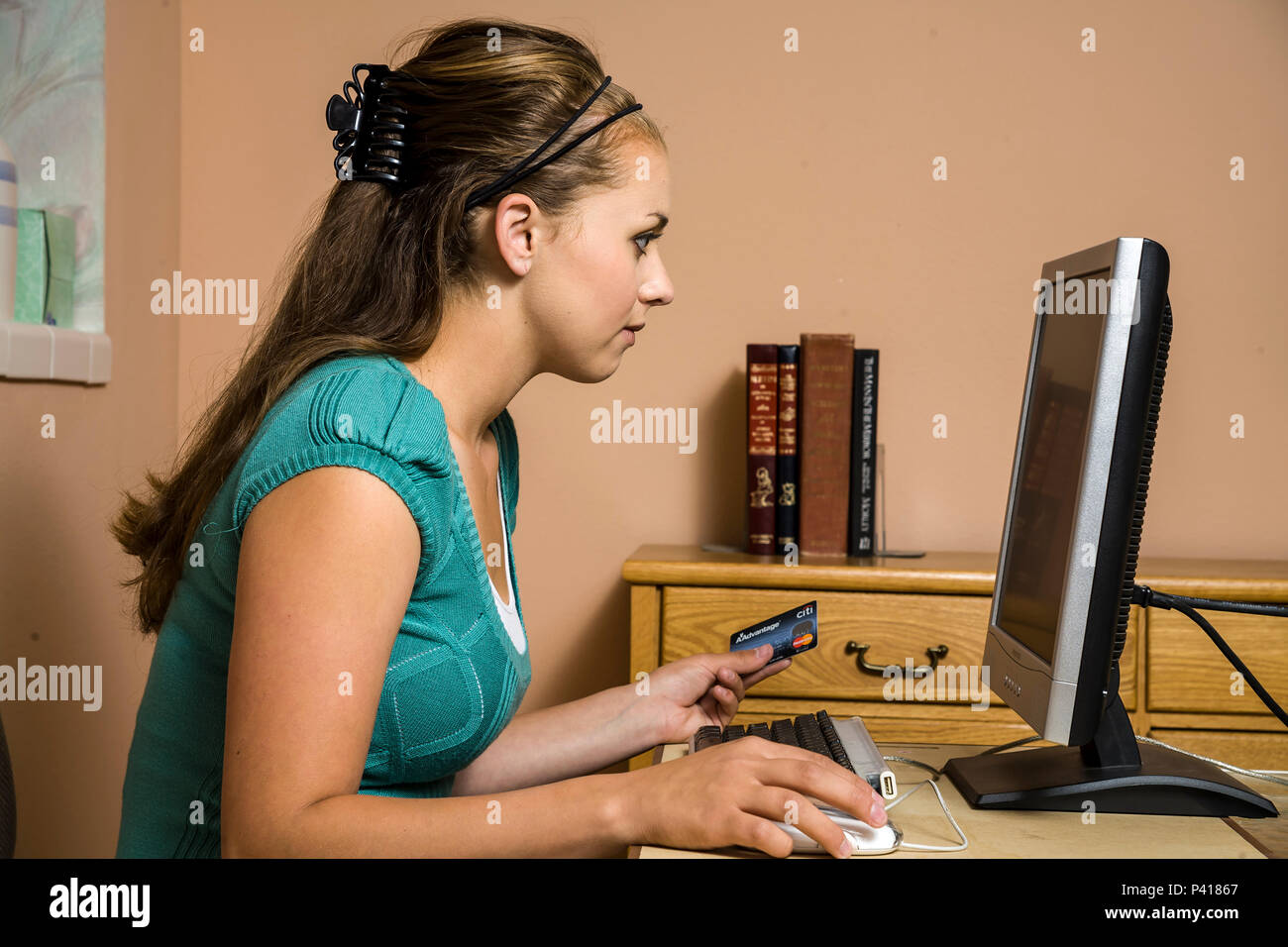 Teenager line side profile hi-res stock photography and images - Alamy