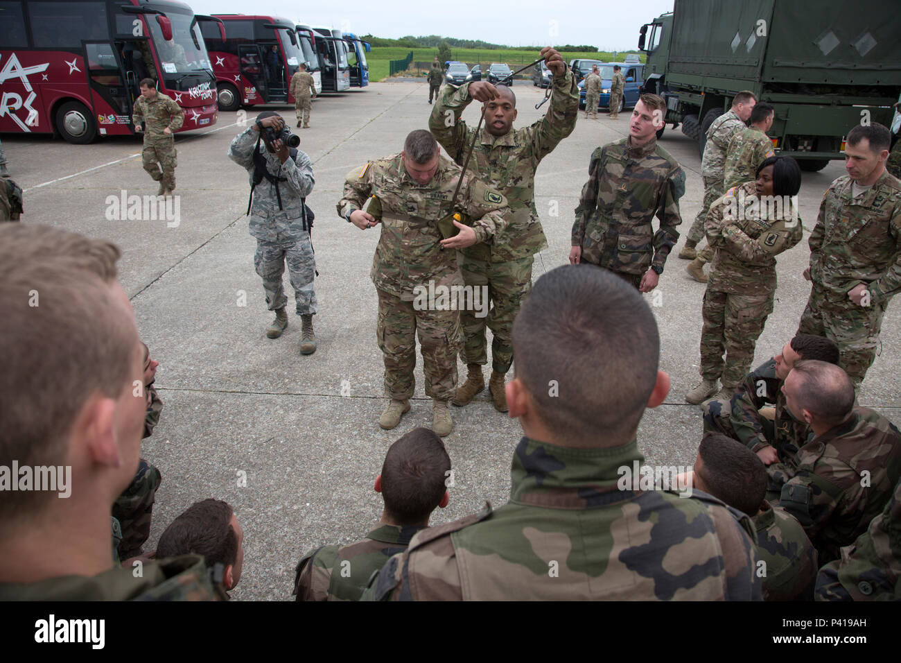 French soldiers world war ii training hi-res stock photography and ...