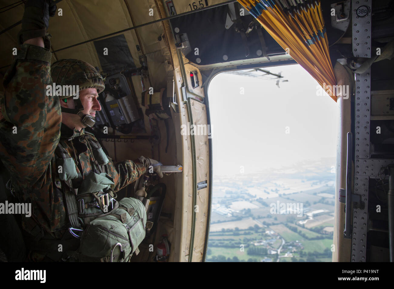 German jumpmaster hi-res stock photography and images - Alamy