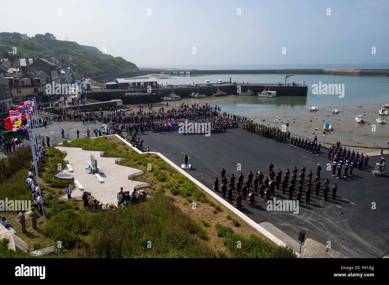 Royal marine commando monument ceremony hi-res stock photography and ...