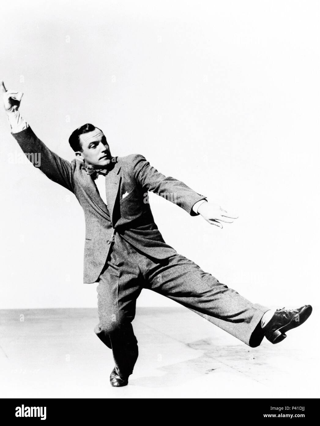 Gene kelly dancing hi-res stock photography and images - Alamy