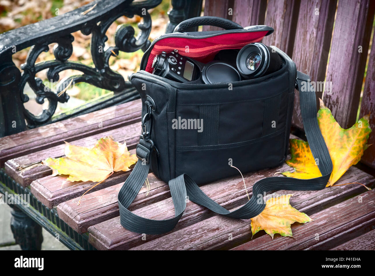 Black bag camera accessories hi-res stock photography and images - Alamy