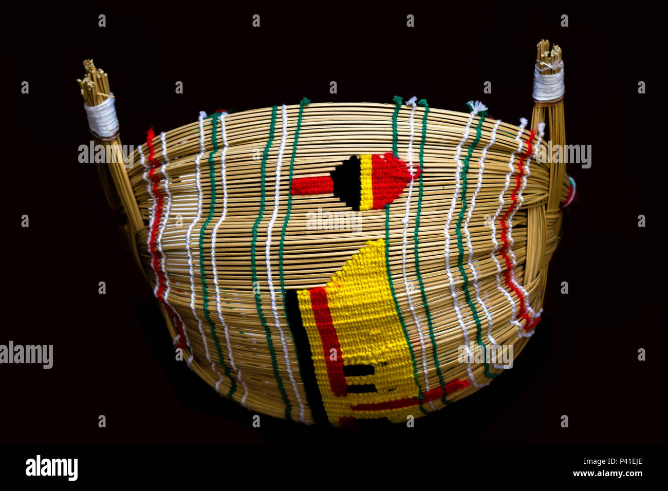 Cesta da etnia kuikuro hi-res stock photography and images - Alamy