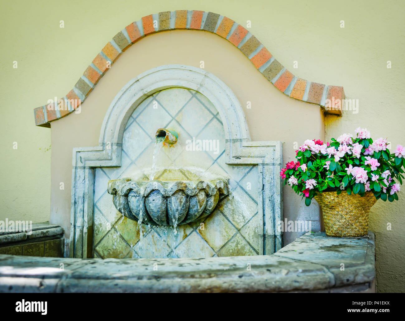 Courtyard water feature hi-res stock photography and images - Alamy