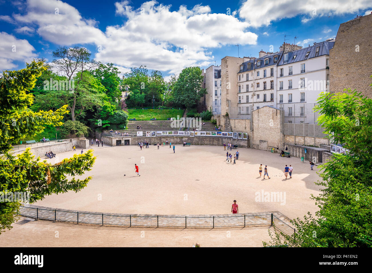 Roman amphitheatres in france hi-res stock photography and images - Alamy